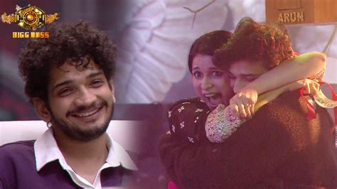 Bigg Boss 17 Update Munawar Hue Mannara Ke Kiss Se Uncomfortable