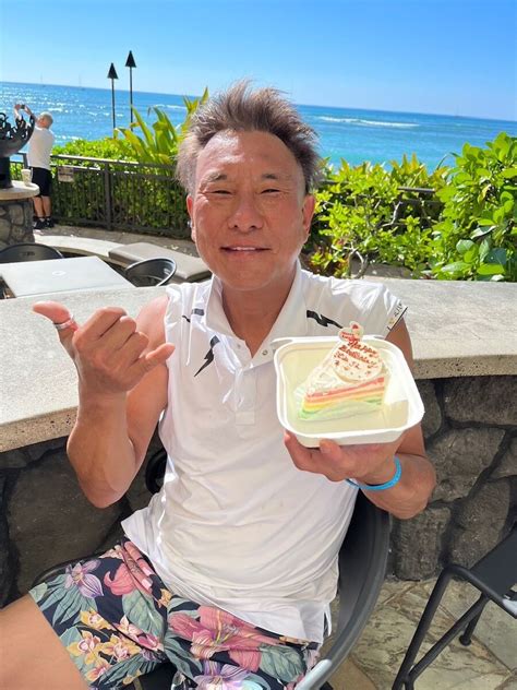 【ヤクルト】池山2軍監督が優勝旅行先のハワイで57歳のバースデー「毎朝、ダイヤモンドヘッド見ながら感謝してた」 スポーツ報知