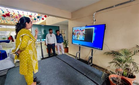 Ai Cameras For Selfies Online Token System At This Indore Polling Station