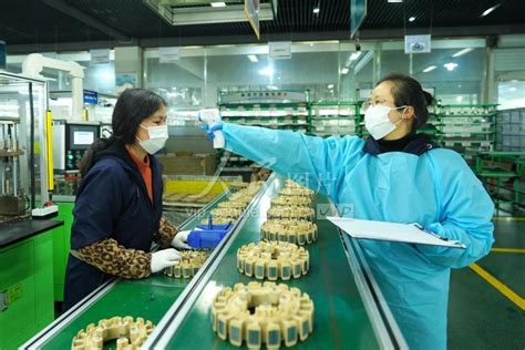 浙江湖州：精准防控 有序复工 人民图片网