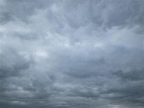 Premium Photo Overcast Sky With Dark Clouds Gray Clouds In The Sky