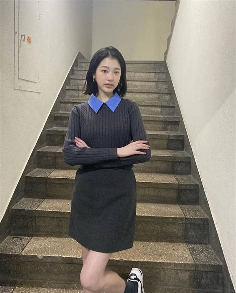 장원영 친언니 장다아 먼저 태어난 미모 유전자 9등신 비율로 완성한 미니스커트룩 스타와 라이프