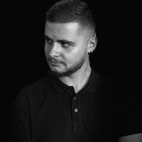 Γιώργος Μακρής Makris G • Threads Say More