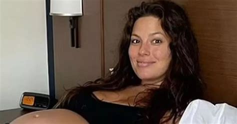 Ashley Graham Shares Burgeoning Baby Bump In Nude Snap After Twins Announcement Irish Mirror