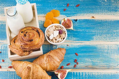 음식 아침 식사 크로와상 우유 정물 Viennoiserie Hd 배경 화면 Wallpaperbetter