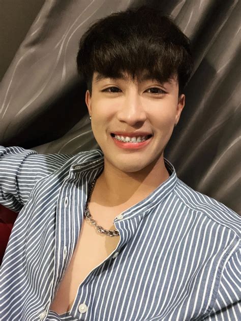 นุ๊ก ธนดล บวชแล้ว แฟนคลับแห่ร่วมงานคับคั่ง