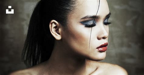 Oben Ohne Frau Mit Rotem Lippenstift Foto Kostenloses Bild Zum Thema