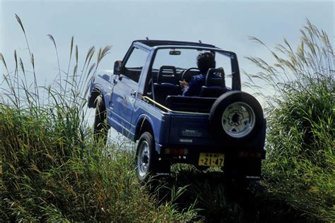 2代目スズキ・ジムニーの走行シーン 〜 画像3 販売終了から20年が経ったいまでも「最良のジムニーは2代目だ！」の声も多い！ 2代目スズキ