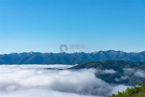 在夏季阳光明媚的日子里从云海露台欣赏全景高清图片下载 正版图片507474332 摄图网