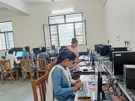 Computer Lab S C S S Govt P G College Kapkote Bageshwar Uttarakhand