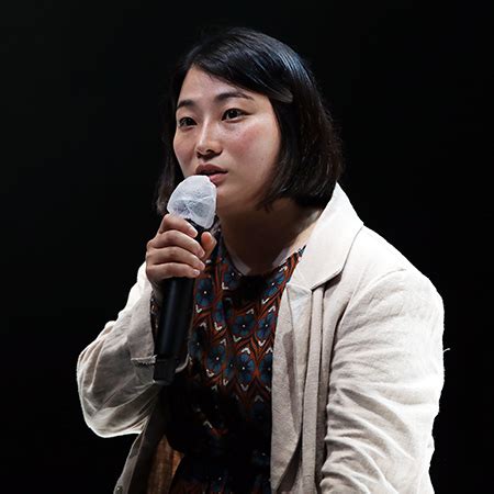 포토 박소영 연출 인사말 하는 연극 렁스 의 연출