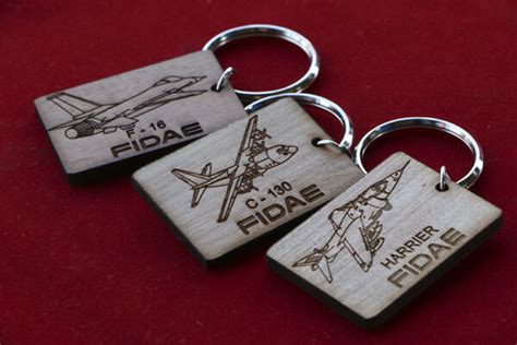 Llaveros De Madera Grabados Personalización Total Publiarte