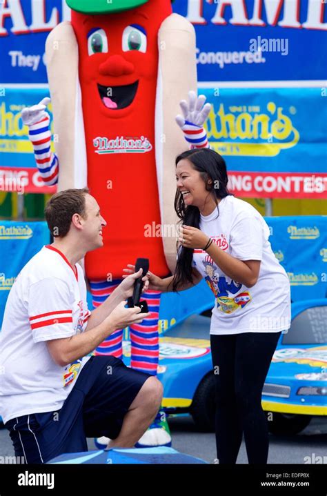 Competitive Eaterjoey Chestnut Proposes To His Girlfriend Neslie Ricasa