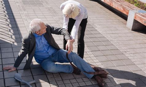 Sarcopenia Can Cause Falls And Mobility Problems Diet And Exercise Can