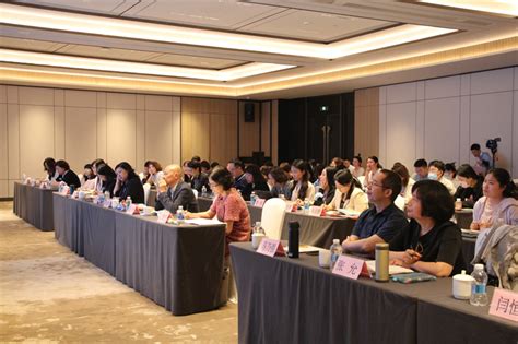 聚焦英语课堂 发展核心素养 ——“教—学—评”一体化实施路径的探索与实践研讨会 新华网客户端