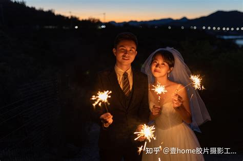 美哭了，一定要尝试的夜景烟花婚纱照 知乎