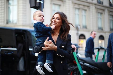 Photo Eva Longoria Et Son Fils Santiago Enrique Baston Arrivent Pour Déjeuner Au Restaurant L