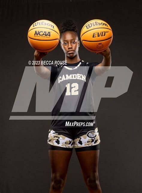 Photo 15 In The 2022 23 Maxpreps Female National Athlete Of The Year
