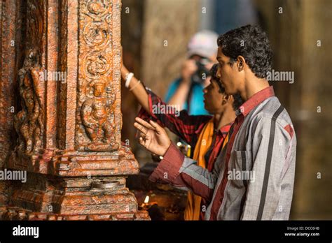 Symbole Im Hinduismus Fotos Und Bildmaterial In Hoher Auflösung Alamy