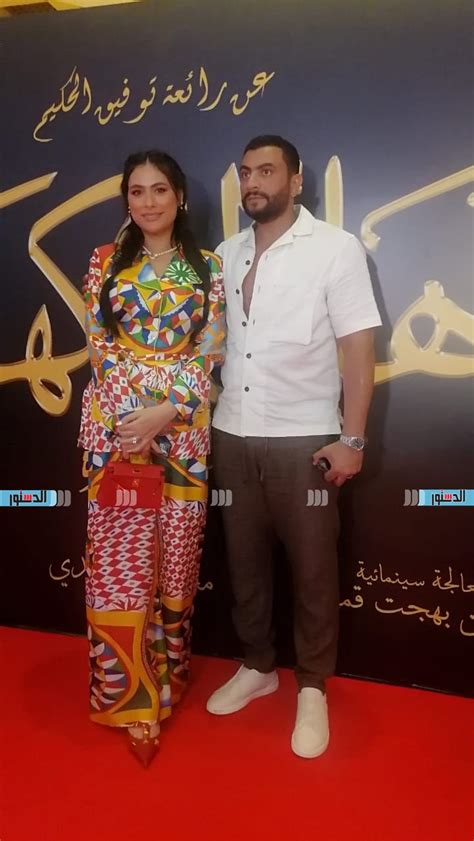 لحظات مميزة خالد النبوى وابنه فى العرض الخاص لمسرحية أهل الكهف