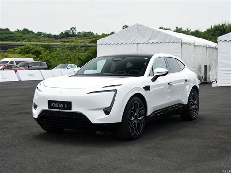 Avatr 11 Electric Car 2024 600km 705km Long Cruising Range Dual Motor
