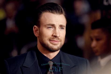 Pin By Justine Reynolds On Beautiful Chris Evans Chris Evans Smile