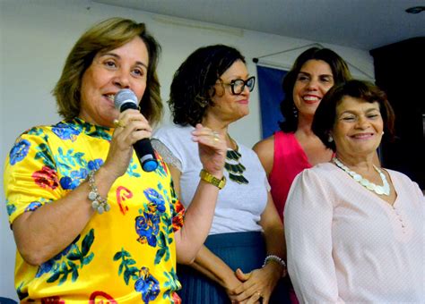 Secretária da Educação recebe título de excelência da SMS Prefeitura de Aracaju