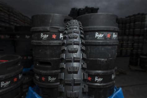 Maxxis Minion DHR II Tyre MBR