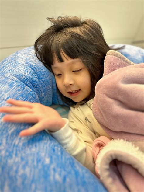 日本旭川air Fit氧活力側睡海馬枕│感善腰痠背痛，從良好睡姿開始~石墨烯促進循環涼感紗舒爽接觸可水洗好方便 愛蛙小姐