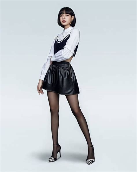 Pin De Duda Em Lisa Fardas Profissionais Modelos Asiáticos Poses De Modelagem