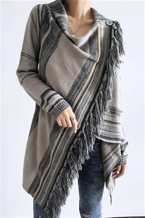Pin By Kl Ra L Di On Poncho How To Wear Skirt Fashion Clothes