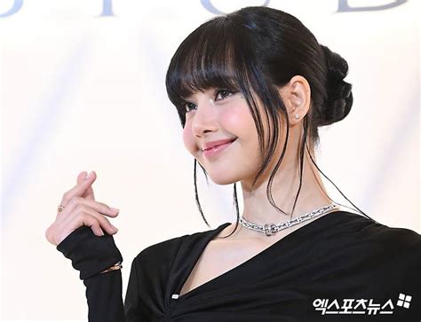 블랙핑크 리사 루이비통家 며느리 입성 임박…프레데릭 부모님 만나