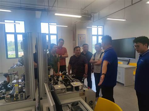 信创学院赴湖北工程职业技术学院工业互联网学院调研交流