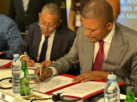 Rdc Hydrocarbures Didier Budimbu Représente Le Pays à La Signature D