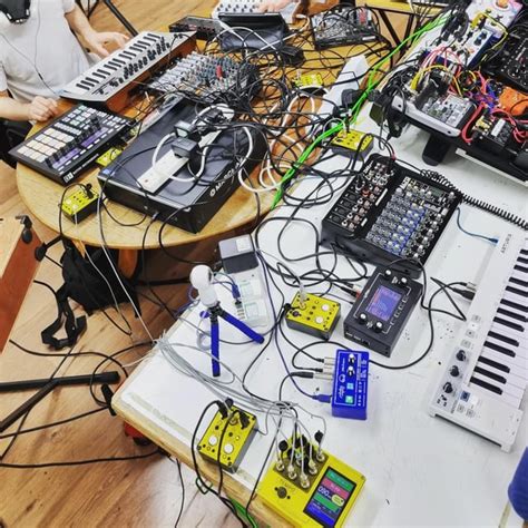 diy midi master clock test synth jam with 6 people r synthdiy
