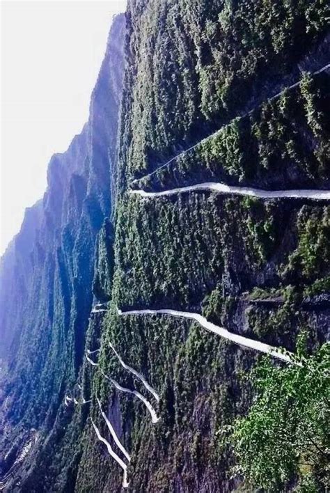 太行山锡崖沟挂壁公路锡崖沟挂壁公路图片 伤感说说吧