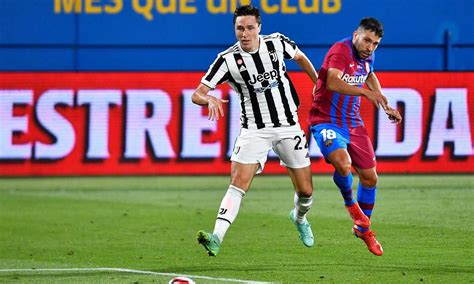 Juve Allegri Pensa Al 4 4 2 Il Nuovo Ruolo Di Chiesa