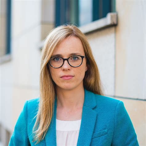 Verena Pues Mitarbeiterin Controlling Und Bereichsentwicklung R V