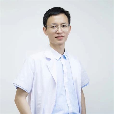症状及患病时长男性症状是勃起困难尿不尽尿尿后从尿道口一直往身体内部有种涩痒感不尿尿平躺时阴痉部分的尿道也会有涩痒感尿道口正常也没