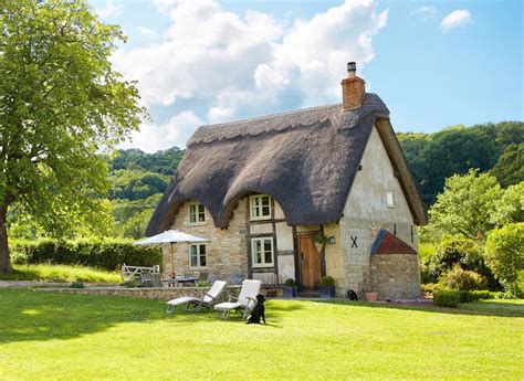 20 Of The Cutest Thatched Cottages In England