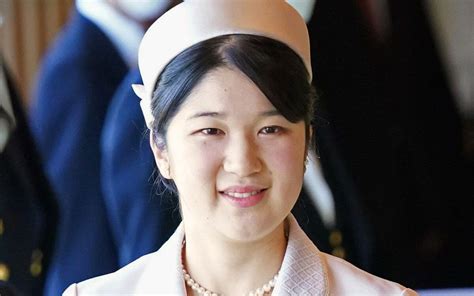 予想が覆された愛子さま（22）のご就職大学院や留学ではなく日赤の嘱託職員を選ばれた“2つの理由” 文春オンライン In 2024
