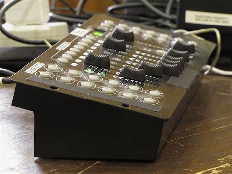 controlul si configurarea unui controller dmx512 partea i electrodb ro