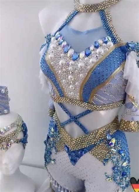 Pin Tillagd Av Danielle Helberg På Disco Dance Outfit Dansdräkter
