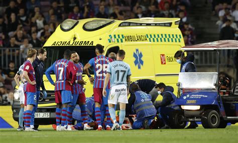 Ronald Araujo Head Injury Xavi Confirms Barcelona Defender Is Out Of