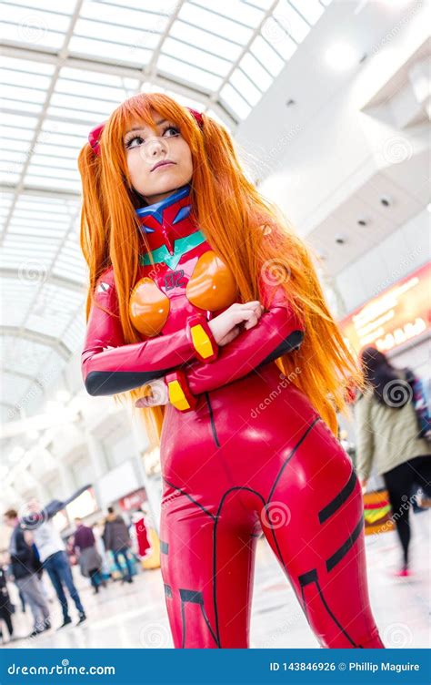 Cosplayer Se Visti Como Asuka De Evangelion Foto Editorial Imagen De