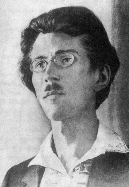 Павло Тичина біографія хронологічна таблиця скорочено твори вірші Життя та творчість