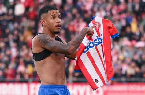 Savinho brilha e Girona mantém caça ao líder Real Madrid na La Liga
