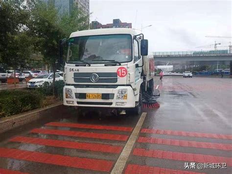 雨天清扫保洁不放松 促进道路环境再提升作业
