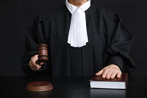 涉刑事案件，藏格矿业实控人、青海前首富被监视居住，子公司税务问题频发肖永明钾肥格尔木市