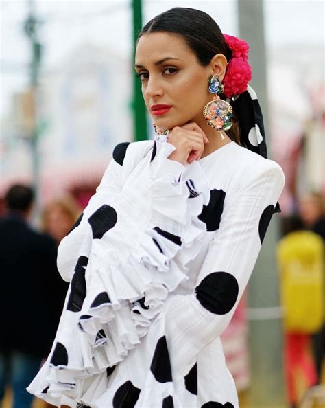 La Imagen Puede Contener Una Persona Women Fashion Instagram